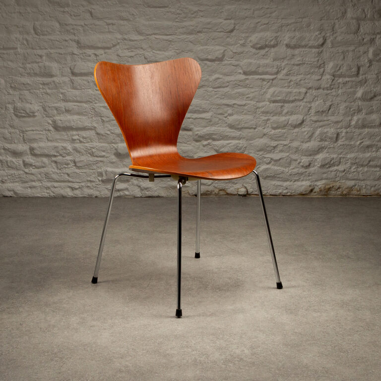 Arne Jacobsen Series 7 Chair in Teak, Denmark, 1974 - ODO Vintage